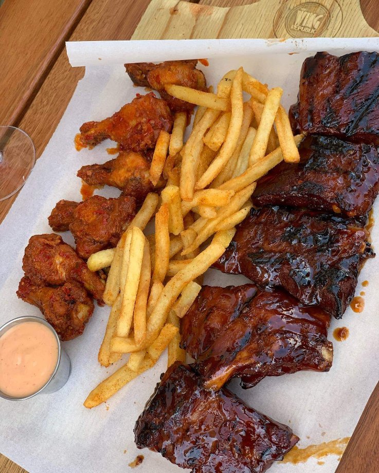The Wing Republic on Twitter: "Grand Platter 😍 1kg ribs + 6 Buffalo Wings + 6 Grilled Wings with ...