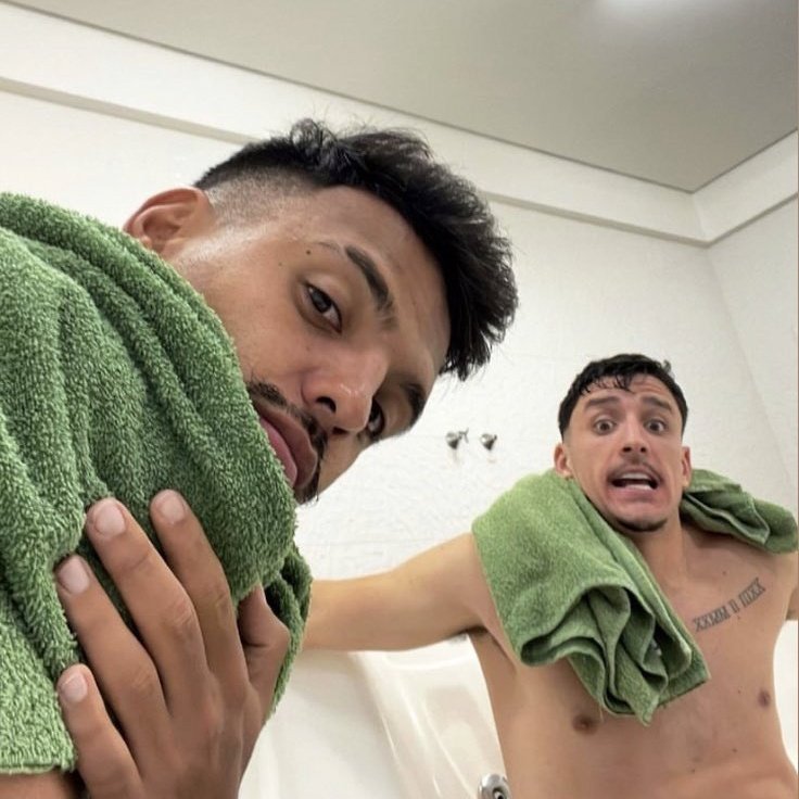 bella on Twitter: "queria morrer engasgada com as pirocas deles na minha boca"