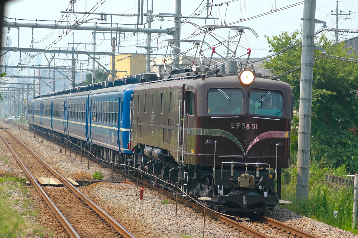 トレインDD on Twitter: "快速[EF58奥利根号] EF58 61が12系客車を牽引 🚉高崎問屋町､敷島 🛤️八木原〜群馬総社 活躍当時が懐かしいです😊 #EF58の日 #上越線"