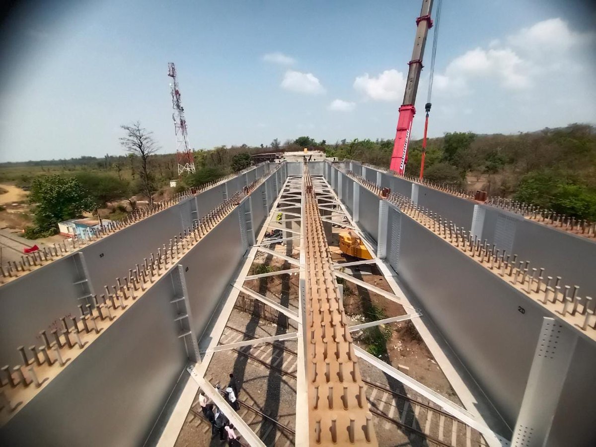 DFCCIL on Twitter: "Girder launching consisting of 36 m span composite girders for Road Over ...