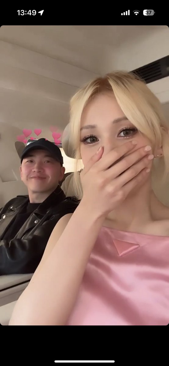 ซอบอ 스브 ︎ on Twitter: "วันนี้โซมีมาใน Prada Satin Mini Dress สี Begonia pink ในงานเปิด Pop up ...