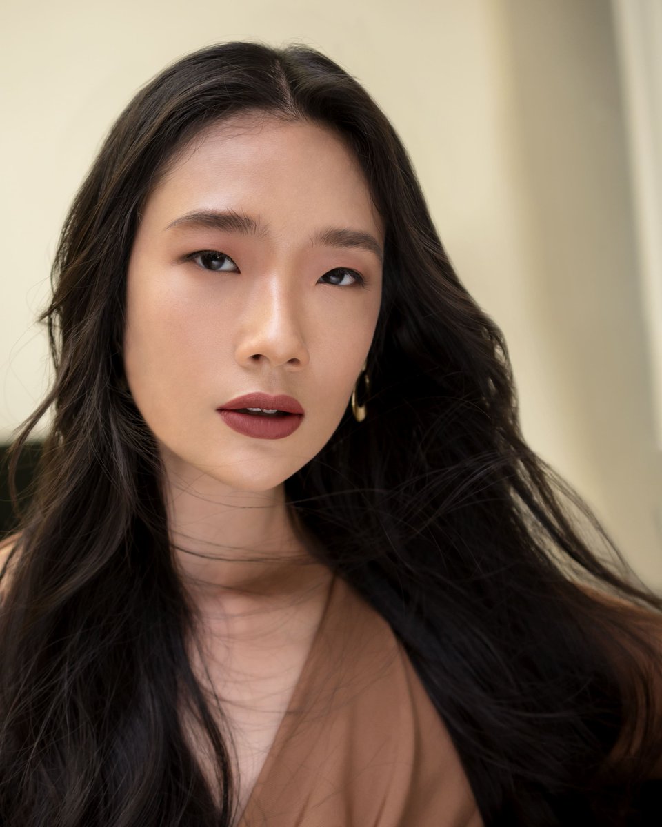 The 100 Channel on Twitter: "“ออกแบบ ชุติมณฑน์” สาวเก๋สุดฮอต คอมพลีทลุคสวยเฉี่ยว ริมฝีปากสีสวยสด ...