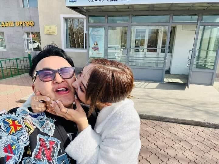 Tsogoo On Twitter Аав охин 2 ш дээ гэж харах гэхээр л болохгүй л байгаам даа Энэ 2 т зөвлөдөг