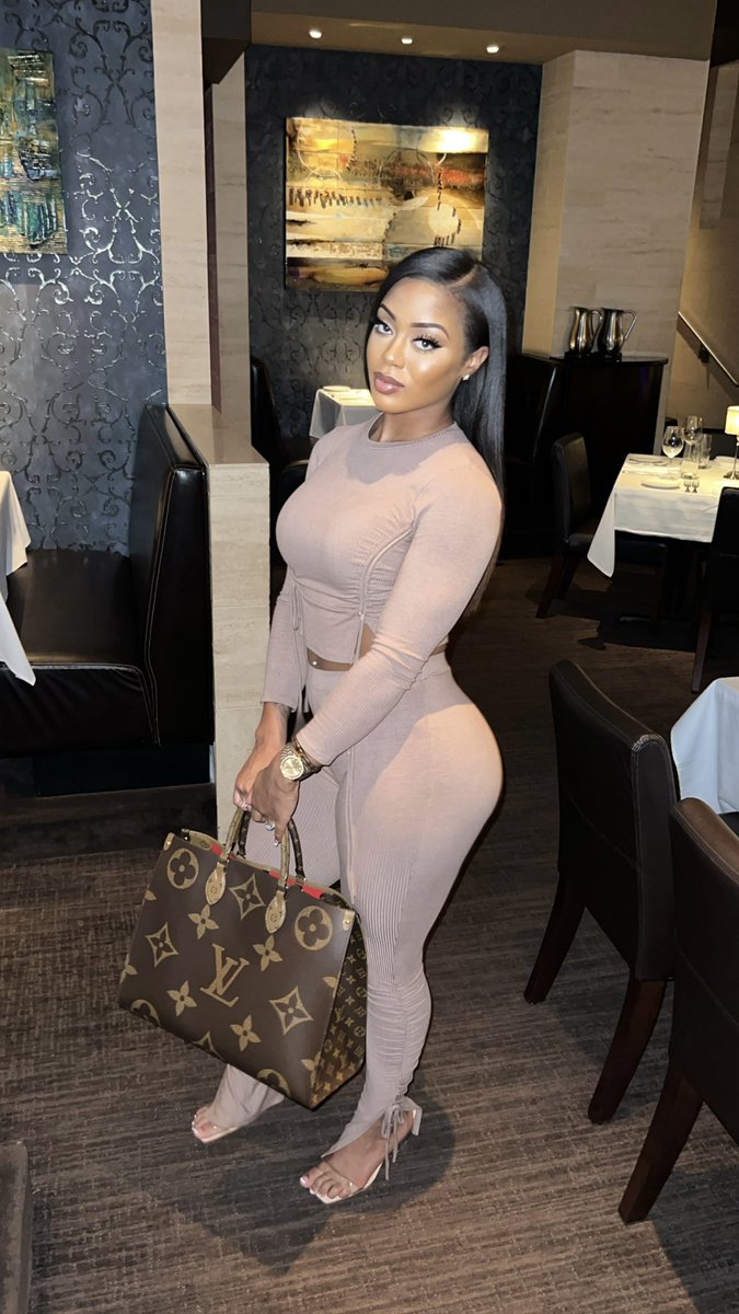 La’Deja Marie 🥀 on Twitter: "Take a pretty girl and give her what she want 💕"