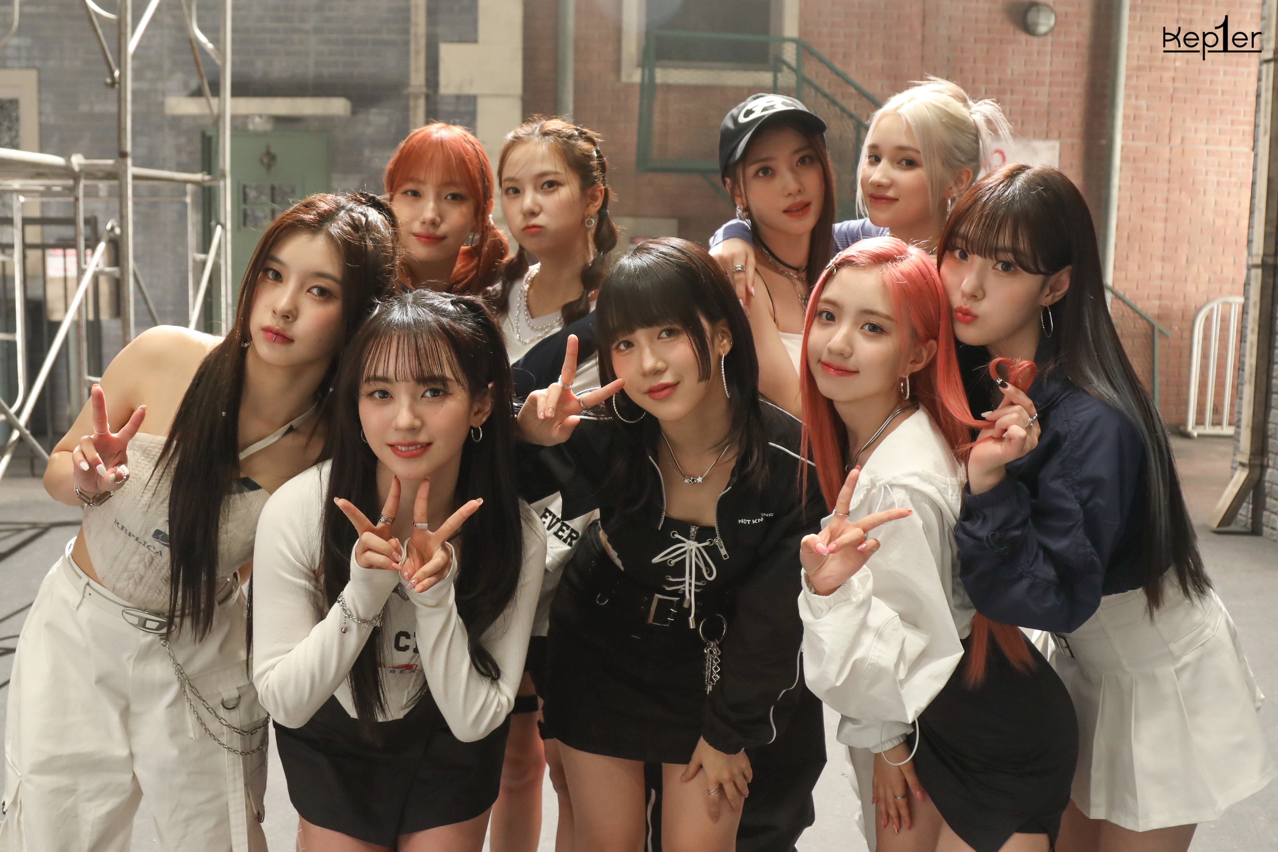 Kep1er on Twitter: "[📸] #Kep1er_ZIP Kep1er The 4th Mini Album 'LOVESTRUCK!' M/V Behind 📸 🔗 https ...