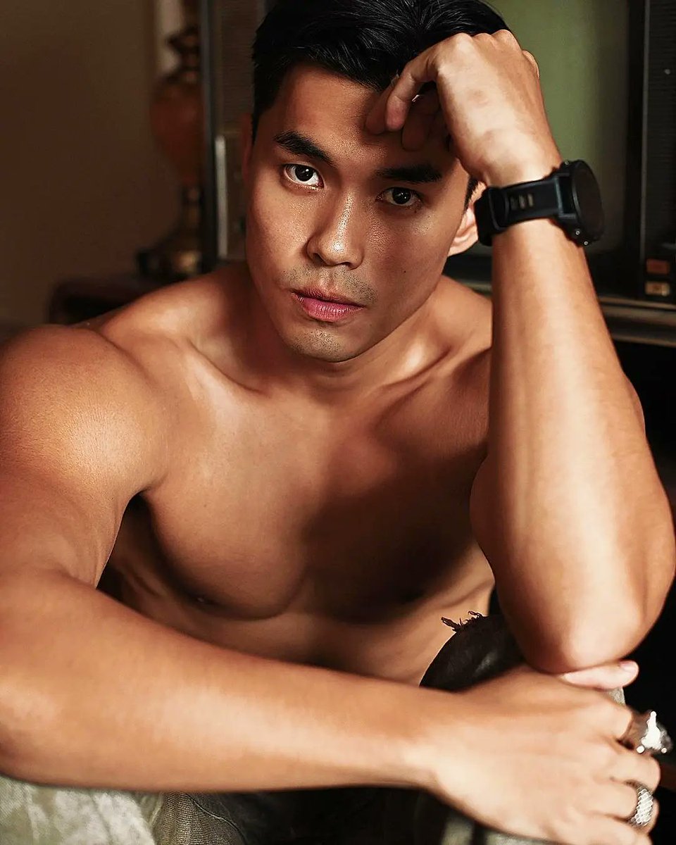 MRVVIP on Twitter: "Julius Jason shirtless on photoshoot. #modelwatch"