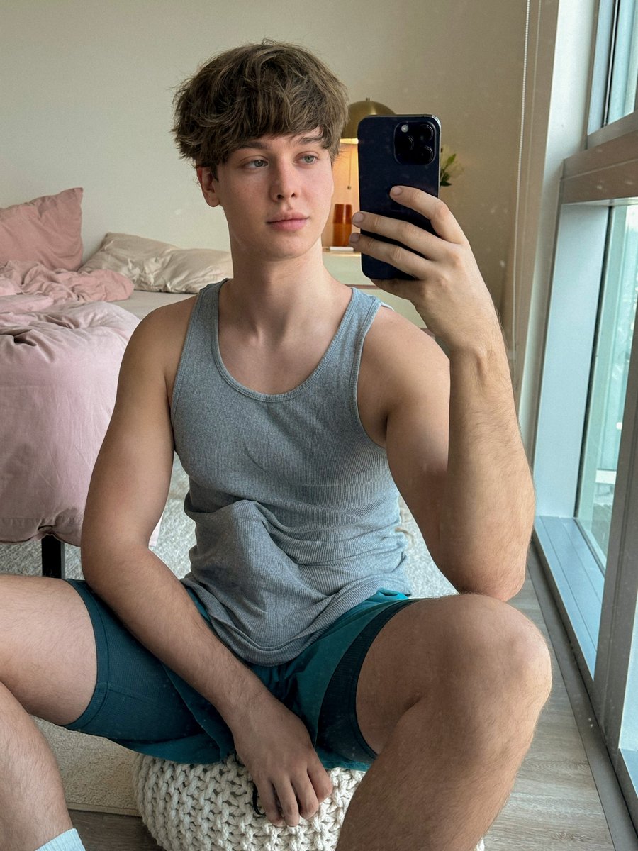 Paul & Emmet on Twitter: "RT @GriffinMat62119: Cardio always gets me excited 😈 #fitness http ...