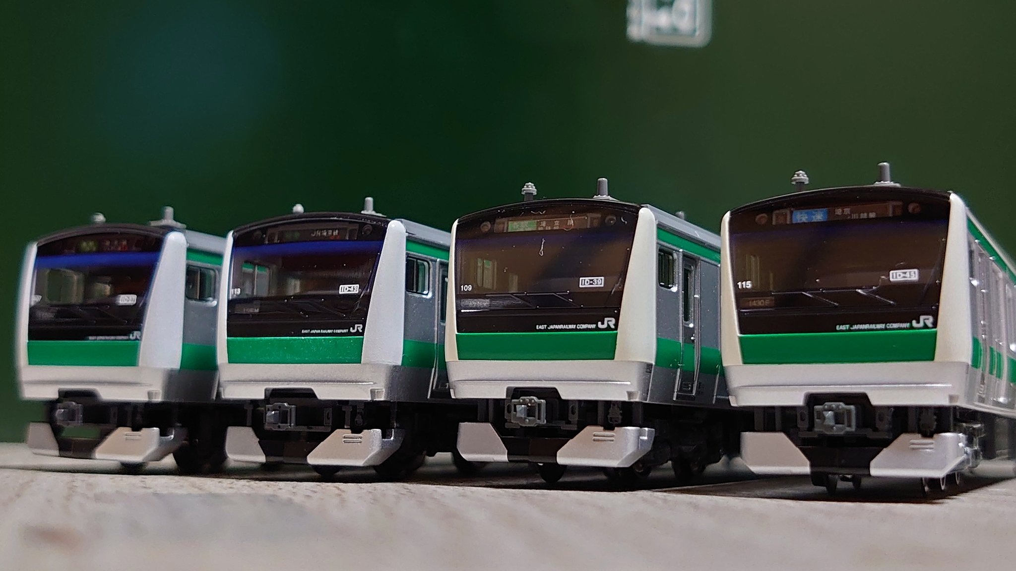 z a n s i n on Twitter: "E233系7000番台 TOMIX新旧製品及びKATO相鉄直通ロット×2の4本所有 TOMIX旧製品についてもアンテナ増設済 https ...