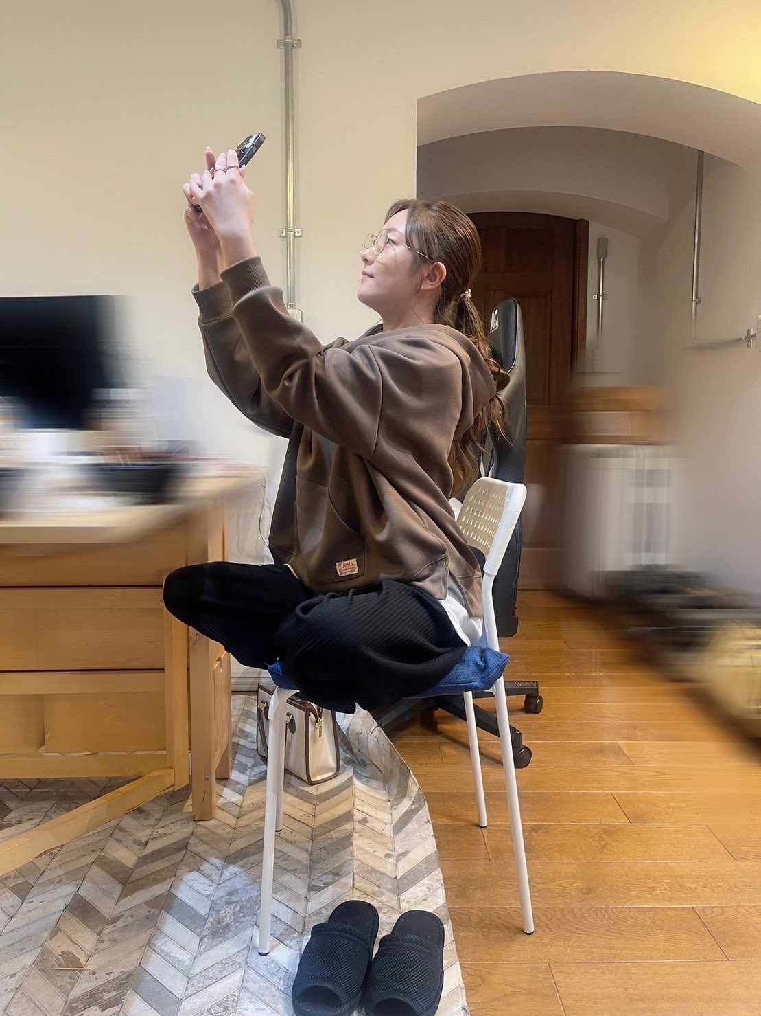 AVプロダクション C-more 代表🙋‍♀️ 兼 裸の王様👑 on Twitter: "こんな時間でもSNSの為に写真を撮る気持ち💯 @aozora_cmore https://t.co ...