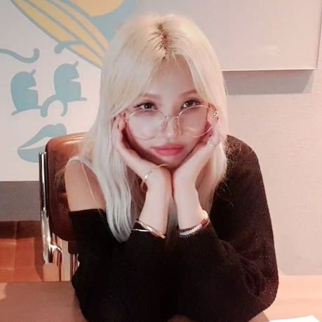 ``zion ☁︎ on Twitter: "day 2 ! ⪩⪨ hii, im zion, looking for interactve moots ! 🎧 isfj , asian ...