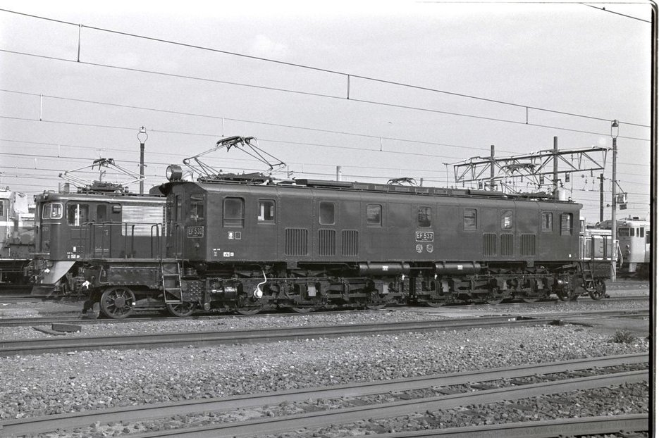 解放迷 on Twitter: "＃EF59の日 EF532に復元直後。当時まだまだお元気だった日高冬比古さんは「前端梁ズタズタに切ってるけど復元できるのか」と言ってたが、パイプがごちゃごちゃ ...