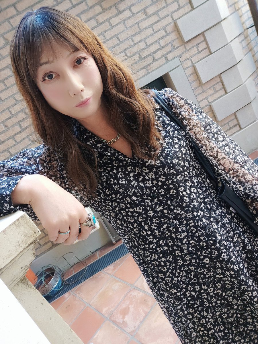 レイラ On Twitter 連休も終わったし、そろそろお出かけしょうかなぁ 🎵