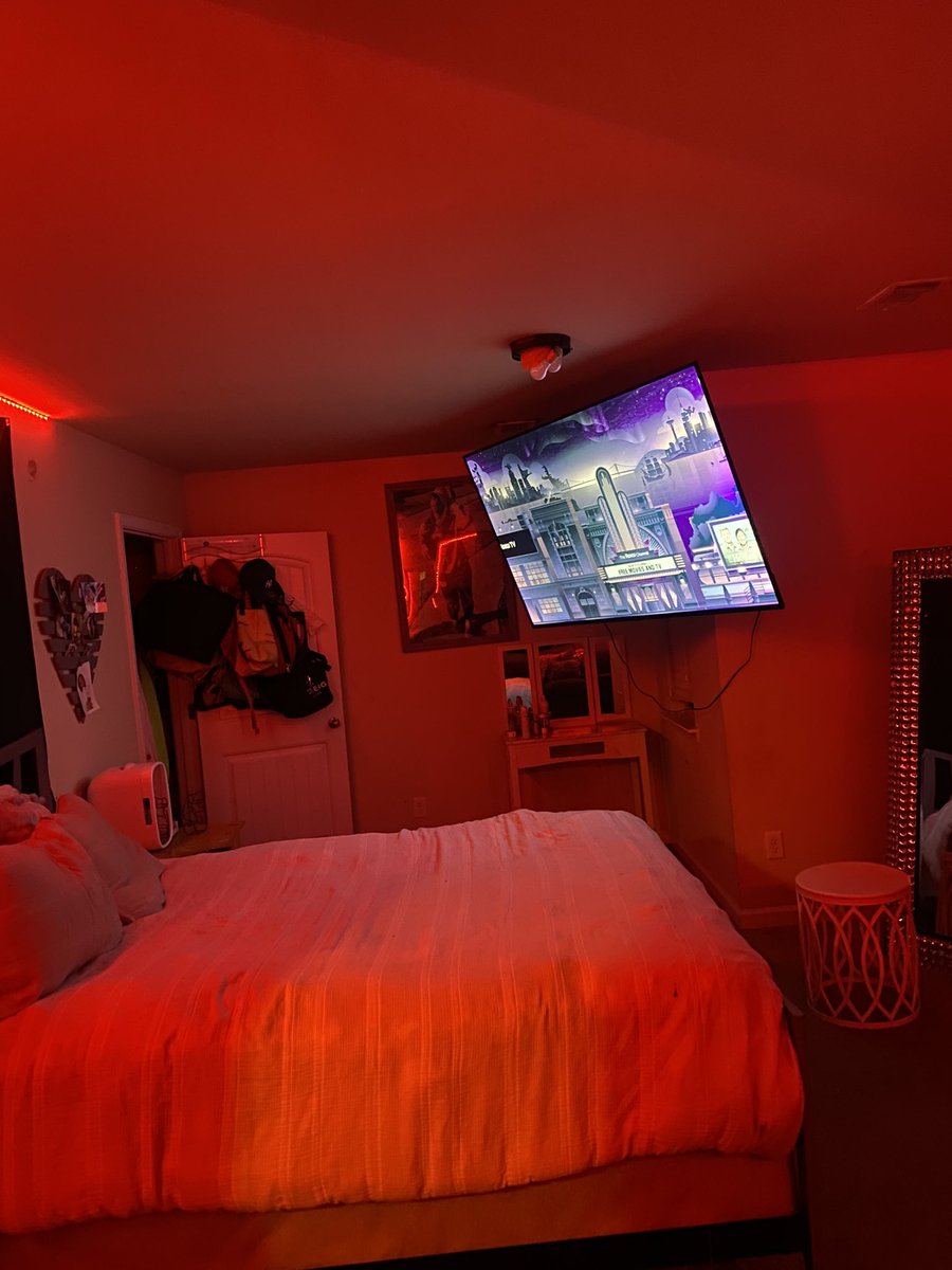 Yklilmiya On Twitter i Actually Like Having A Big Room Sometimes yklilmiya-on-twitter-i-actually-like-having-a-big-room-sometimes