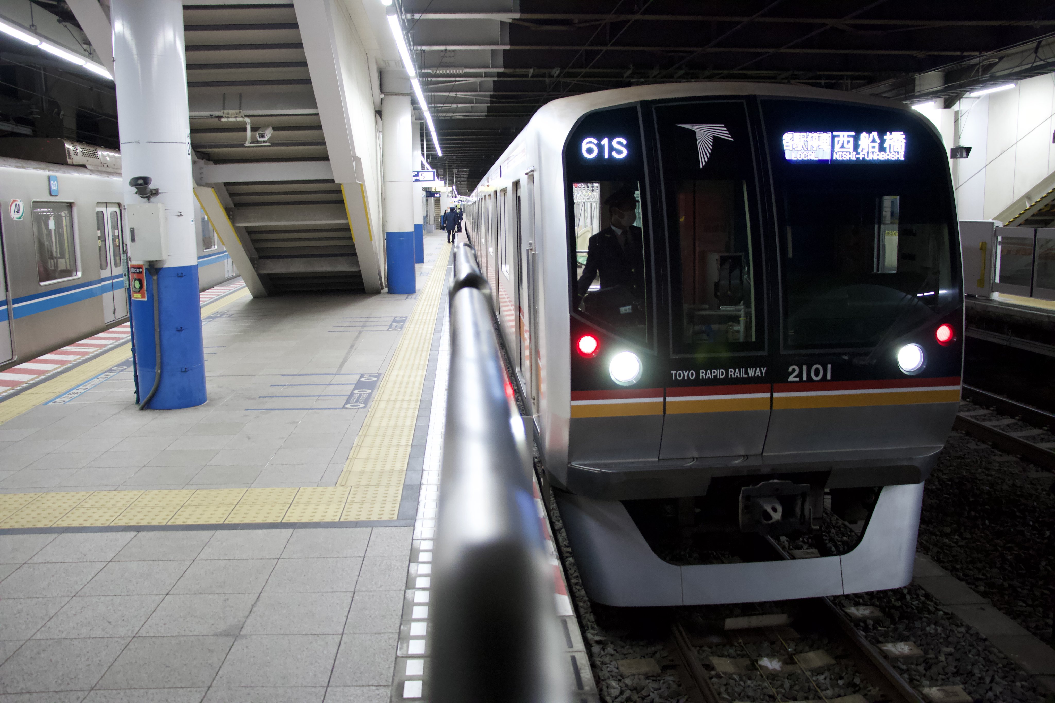 ほたてバター焼き on Twitter: "2023/5/9 2106F 未明の運転見合わせにより約1年ぶり？に東葉2000系が西船橋停泊に。 武蔵野線のE231とも顔を合わせたことにより ...