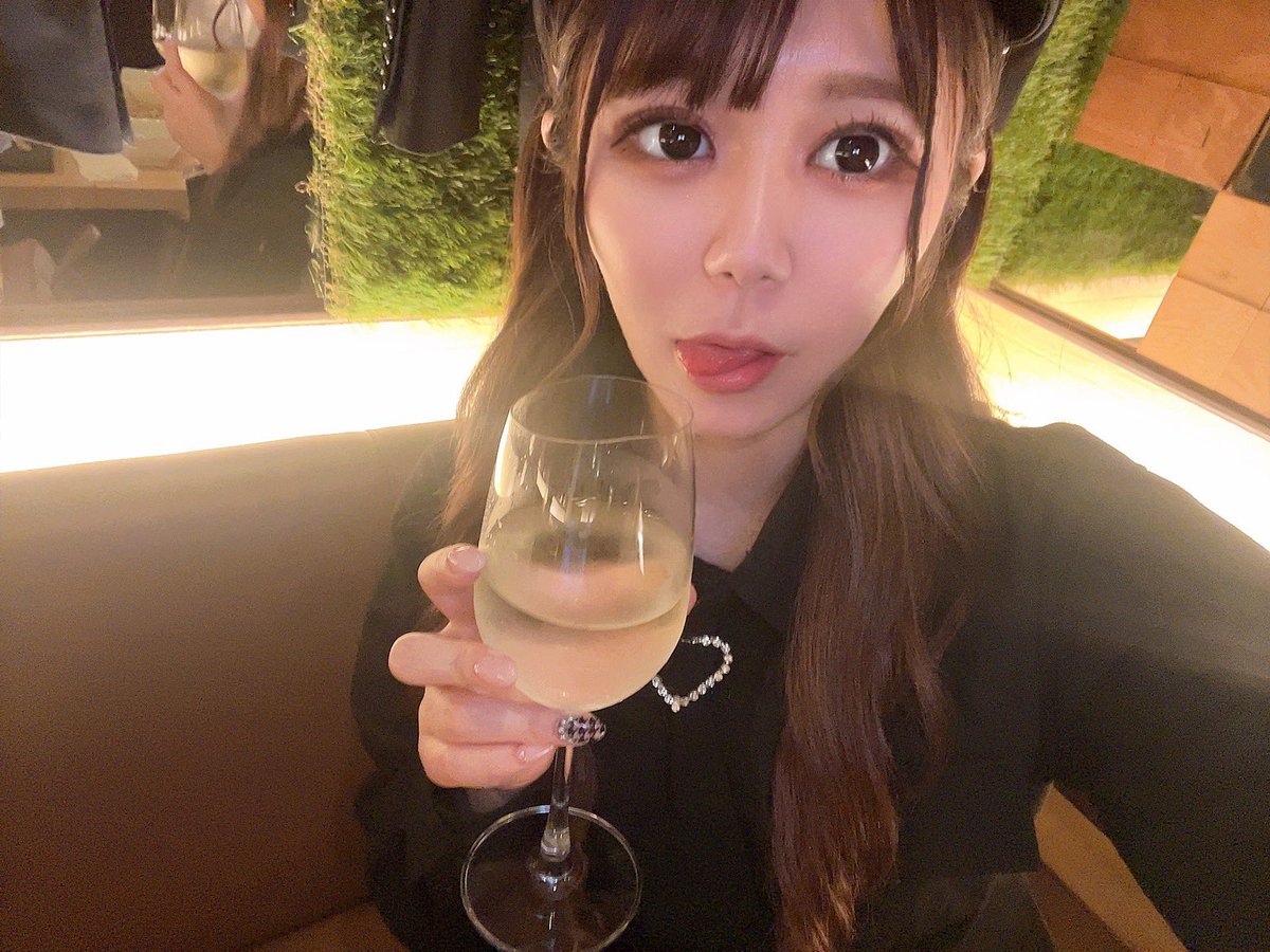 天野花乃 On Twitter きのうの答え ️舌のながさでした👅♡(答えといいつつ何cmなのか自分でも分からない笑)でも短いのは確か👍🏻