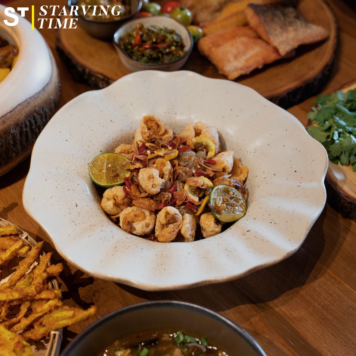 เรื่องกินเรื่องใหญ่ on Twitter: "'ต๋ำนัวบะโอน้ำปู๋' ตำส้มโอที่ใส่น้ำปู๋หรือน้ำปู เครื่องปรุงทาง ...