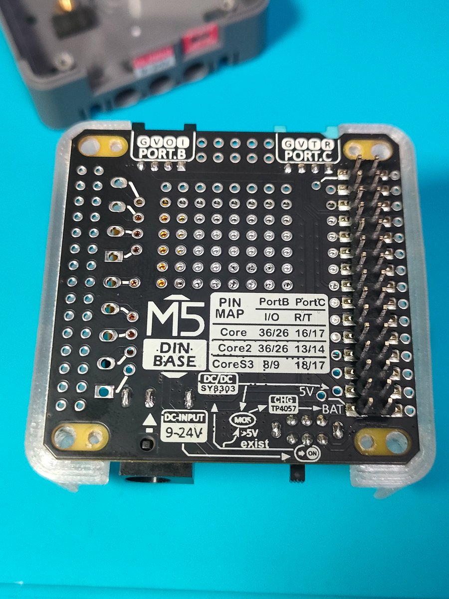 タカオ(Takao) on Twitter: "#M5Stack CoreS3 開封の儀⑤ #ｽﾀｯｸﾁｬﾝ タカオ版のケース(シェル)には写真のようにサイズの変更なしで取り付け可能です ...