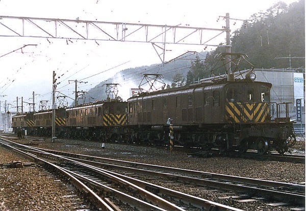 おざよう on Twitter: "#EF59の日 #瀬野八 には1983年以降何度も通いました でも、動いている #EF59 が撮れたのは1983年のみ ①元お召機EF59-16他で ...