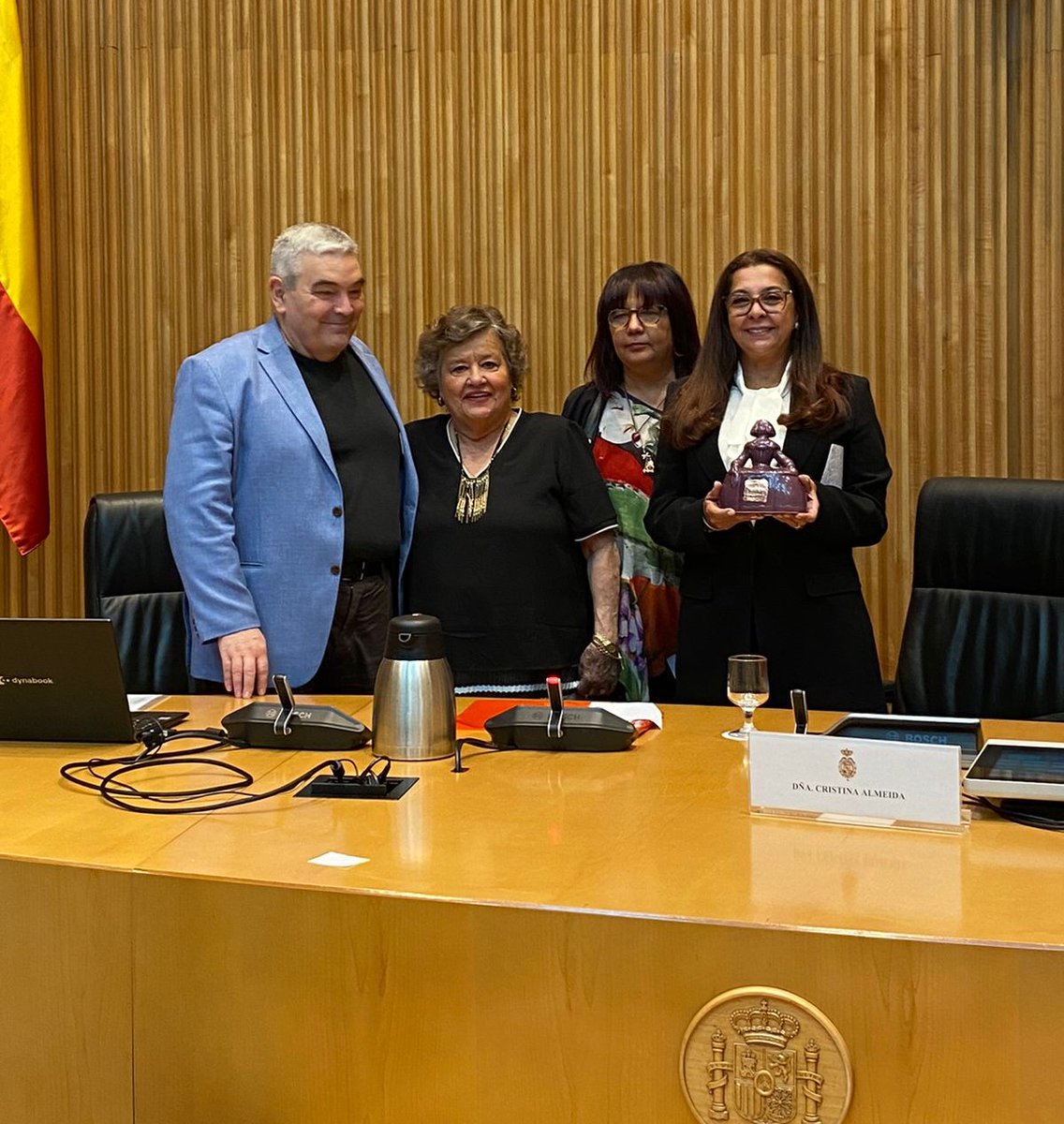 Marruecos en España on Twitter: "La Embajadora de Su Majestad el Rey recibe un premio por su ...