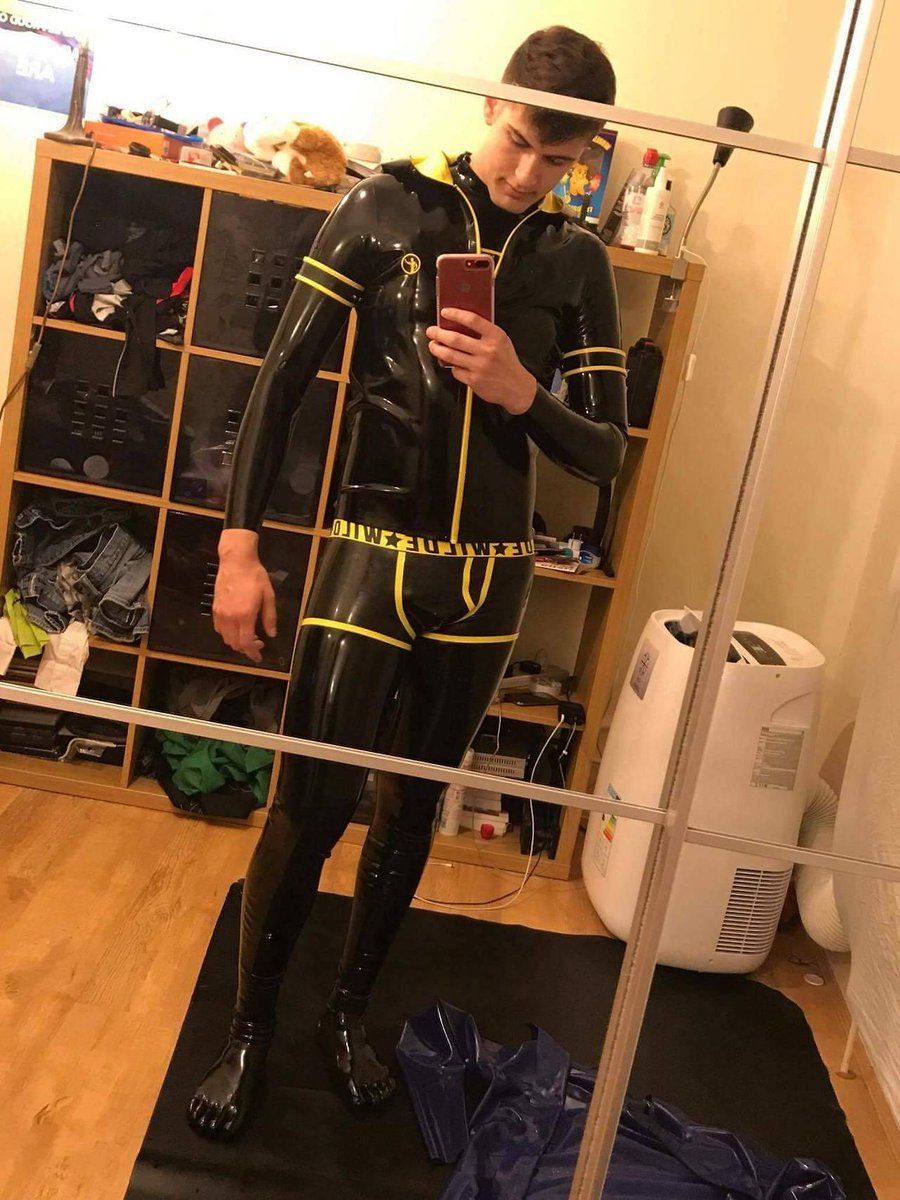 Boots Bondage on Twitter: "TWINK PROUD OF BEING IN HIS NEW RUBBER 🔥🔥🔥"