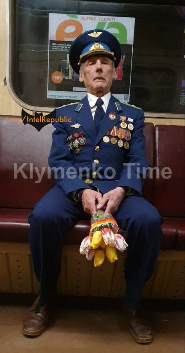 spriter-on-twitter-ukrainian-world-war-ii-veteran-seen-proudly