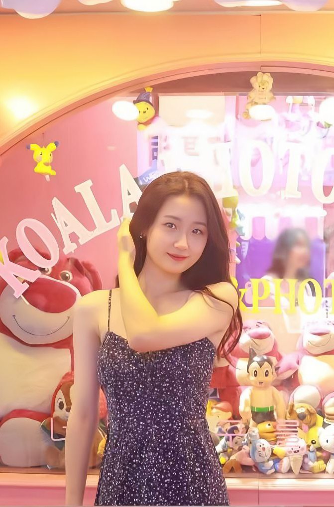 yuwang on Twitter: "这贱货真是一步一步地变骚啊，刚上大大学时简直就是清纯天真写脸上的，才过几年就变得这么骚，看来被人调教的是真的不错！"