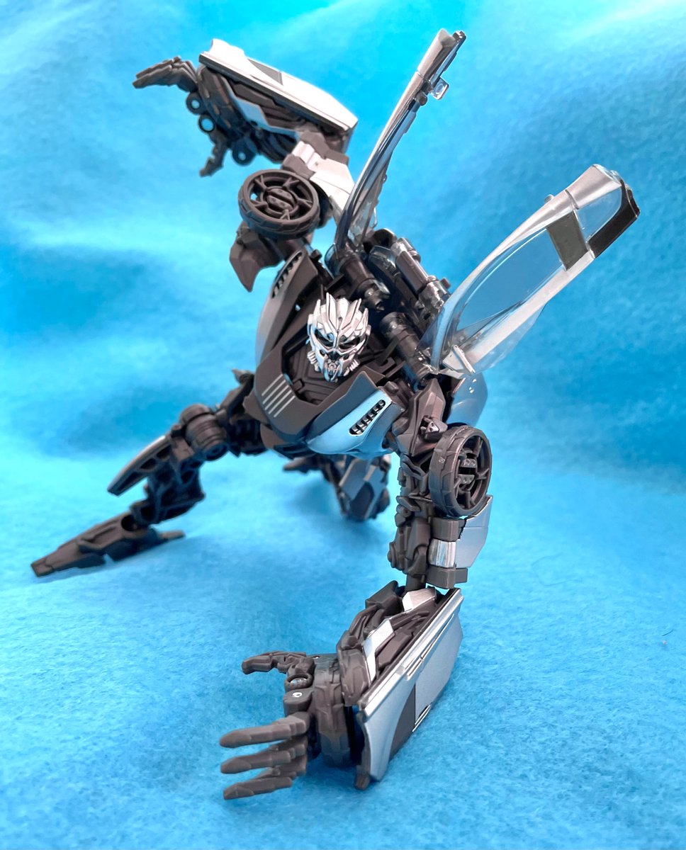 Lightelligence on Twitter: "コンボイは尻に支柱ぶっ刺してます #みんなのカッコいい構え見せてよ"