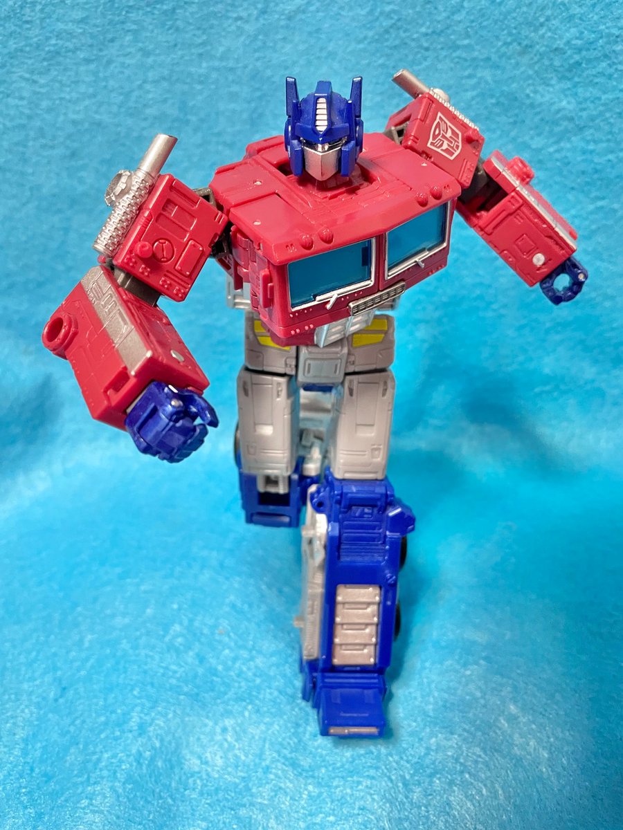 Lightelligence on Twitter: "コンボイは尻に支柱ぶっ刺してます #みんなのカッコいい構え見せてよ"