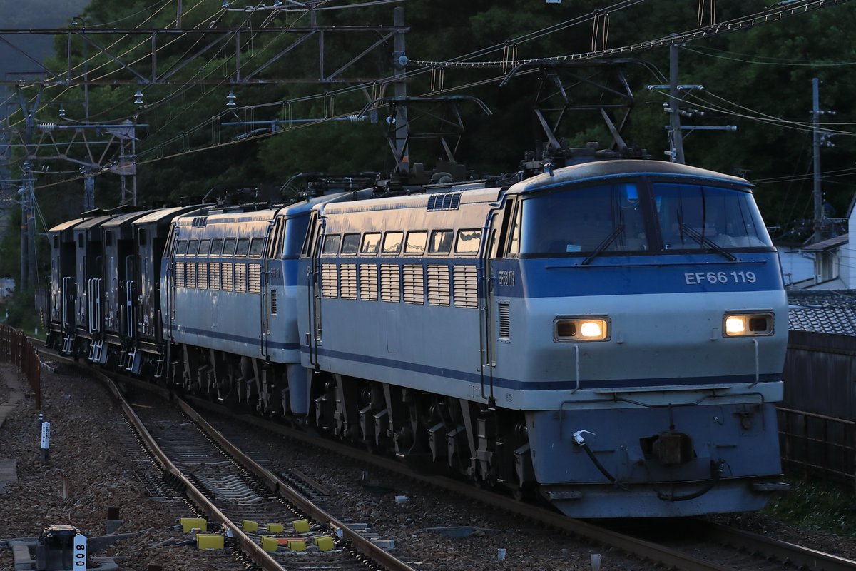 🎺 on Twitter: "5/9 8864レ EF66-119+ムドEF66-110+ヨ8000×4"
