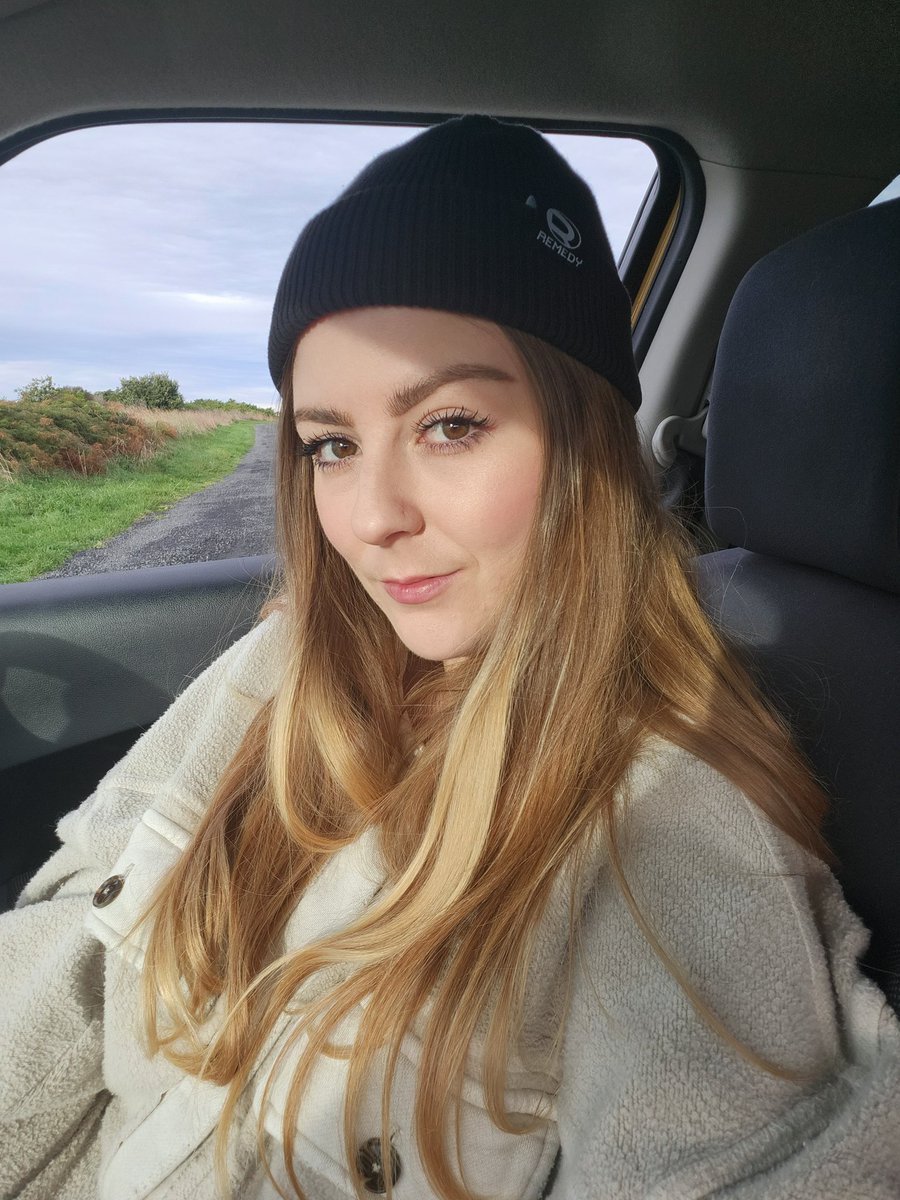 Lorien Gugich on Twitter: "selfie for good measure."