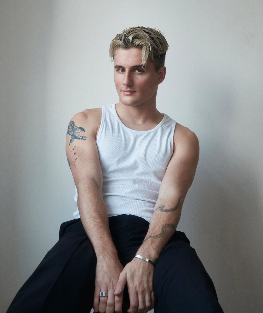 Saymyname192 On Twitter I Really Need That Sweaty Trashy White Tank