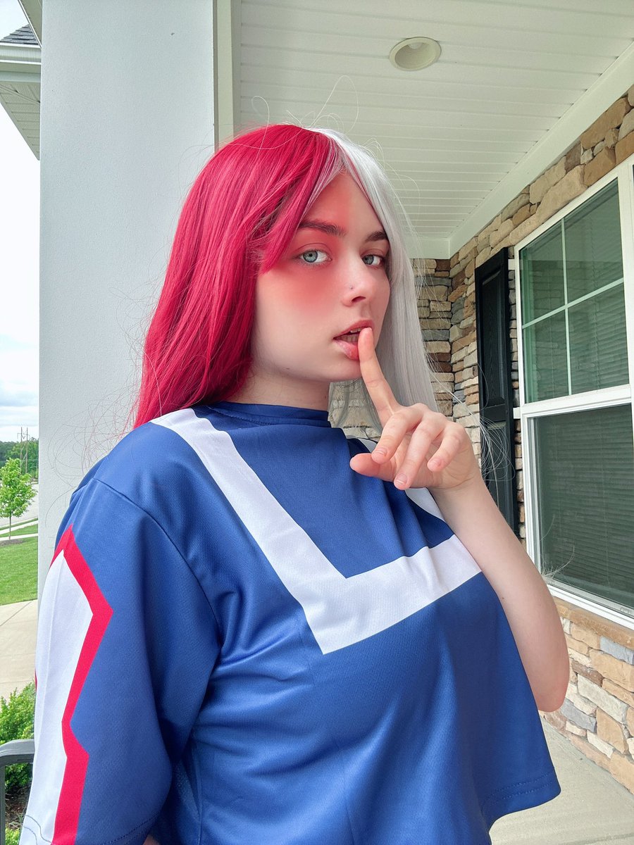 MuscleMommyCosplays (🍑Linnea) on Twitter: "Icey hot"