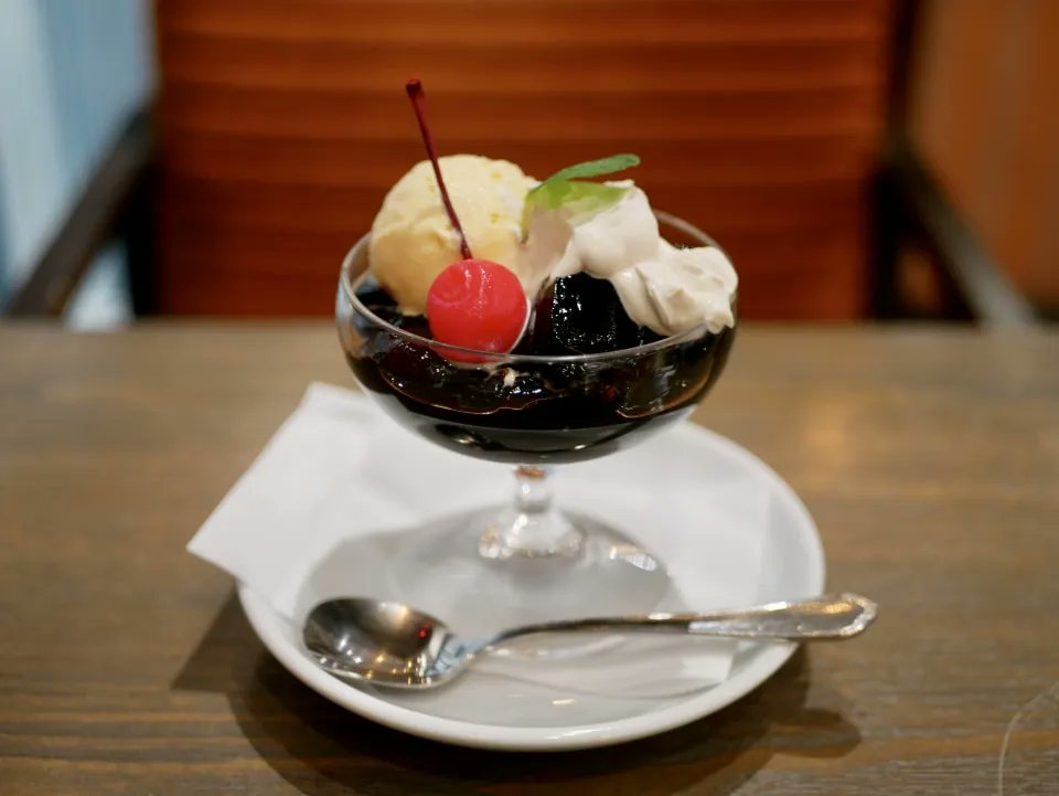 GINZA on Twitter: "【まとめ】80年代好きライターの純喫茶巡り。https://ginzamag.com/culture/cafex80smusic-index2/…"