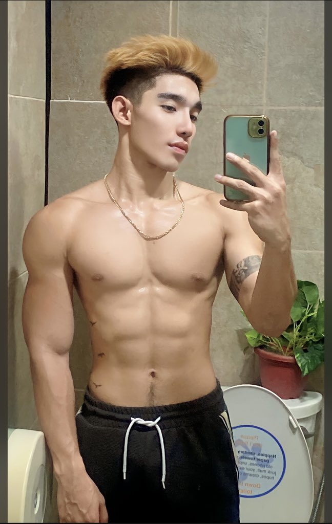 Balsomo JP on Twitter: "Headlock kita 💦"