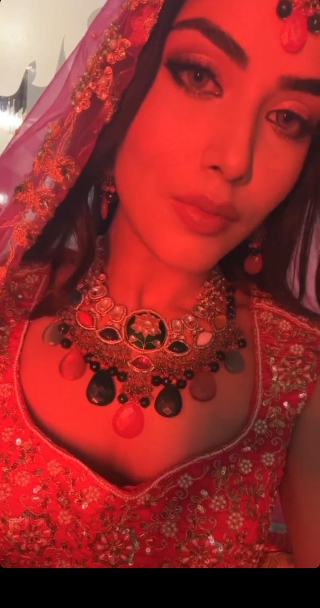 simran on Twitter: "Pov- Sim is your bride How will you propose?"