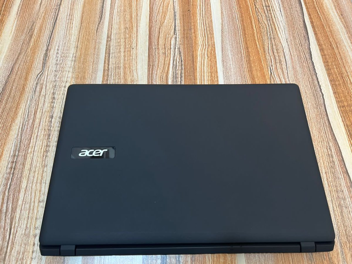 Edmund on Twitter: "*ACER ASPIRE ES1-520* •AMD A4-5000 APU processor •Slightly used laptop •8gb ...