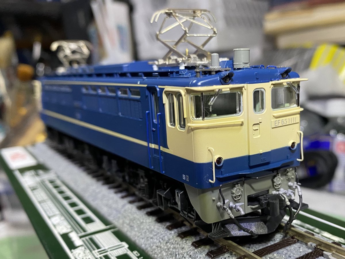 東山みなみ on Twitter: "台車の砂撒き管･砂箱･乗務員ステップ、スカートの空気管の取り付けをして月曜から整備していたKATO HOゲージ EF65-1000後期形のEF65 ...