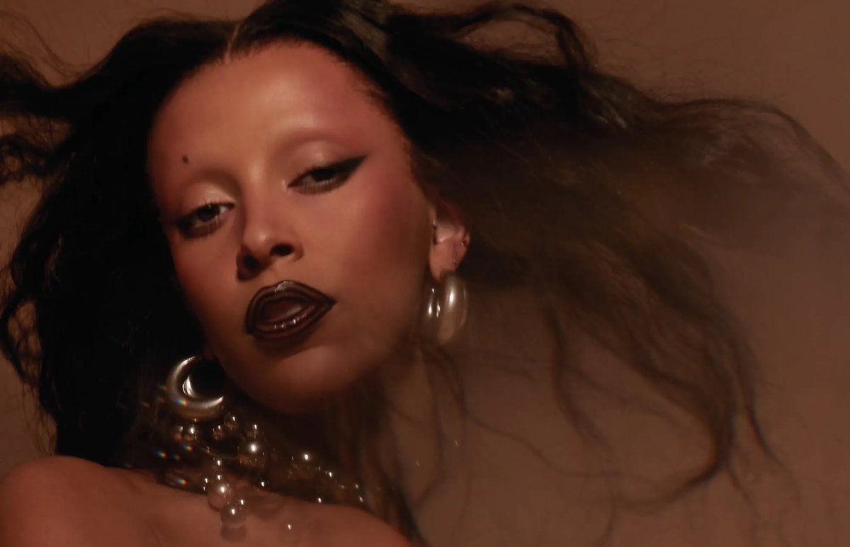 Doja Cat Brasil (fã-clube) on Twitter: "Doja Cat recebeu o BMI Pop Awards de “Compositora do Ano”."