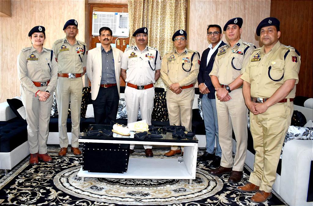 J&K Police on Twitter: J&K Police on Twitter: