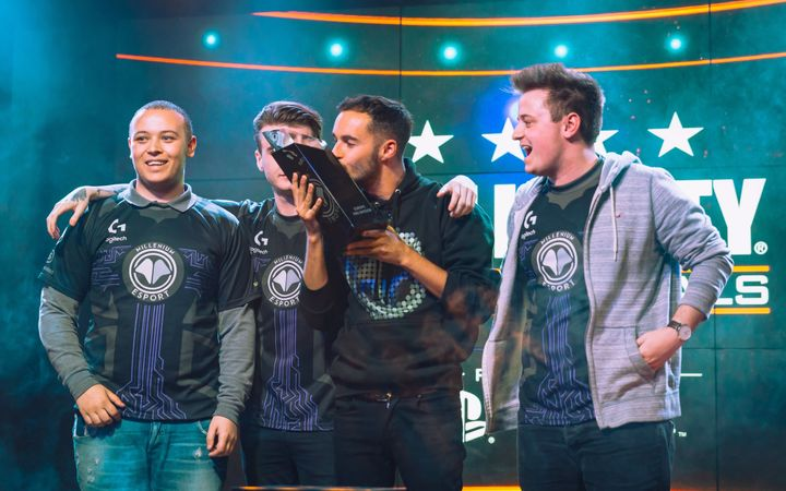 COD Archives on Twitter: "November 21st, 2016 @CallumSwanny won UK Esports Player of the Year ...