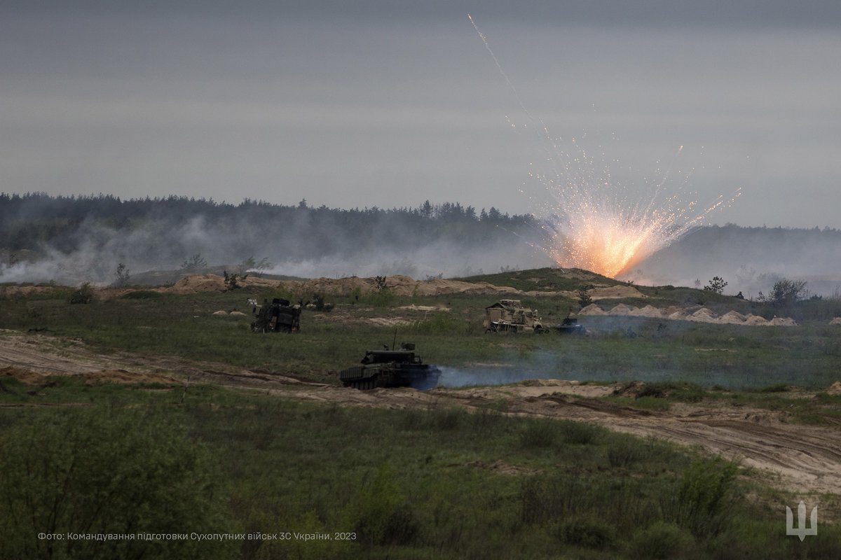 MilitaryLand.net on Twitter: "📷🇺🇦Ukrainian 23rd Mechanized Brigade mastering the art of ...