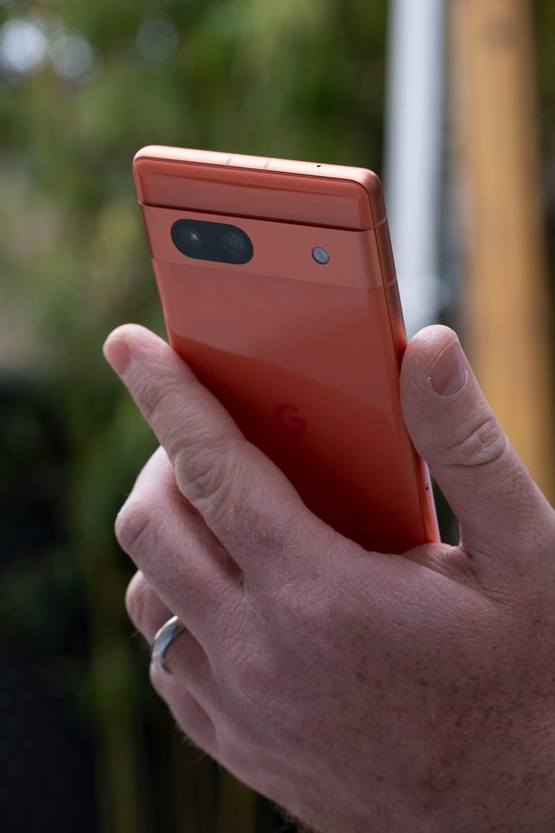 Android Weekly Update ⚡ on Twitter: "Pixel 7A 本次的 Sea 与 Coral 两色。原图直出没有做任何调色。"