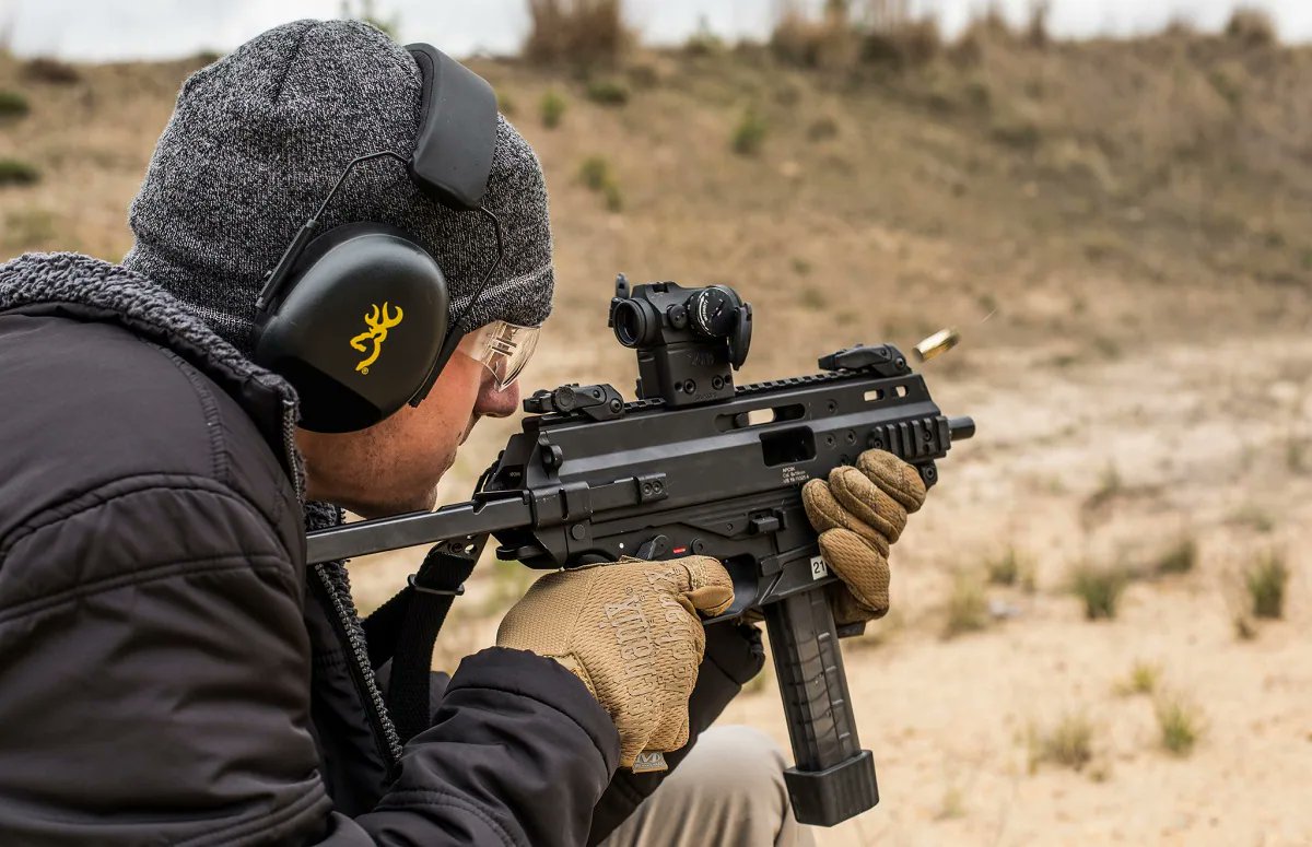 New Vs Old Designs 24 10mm Submachine Gun R Falloutfallout Tv Show ...