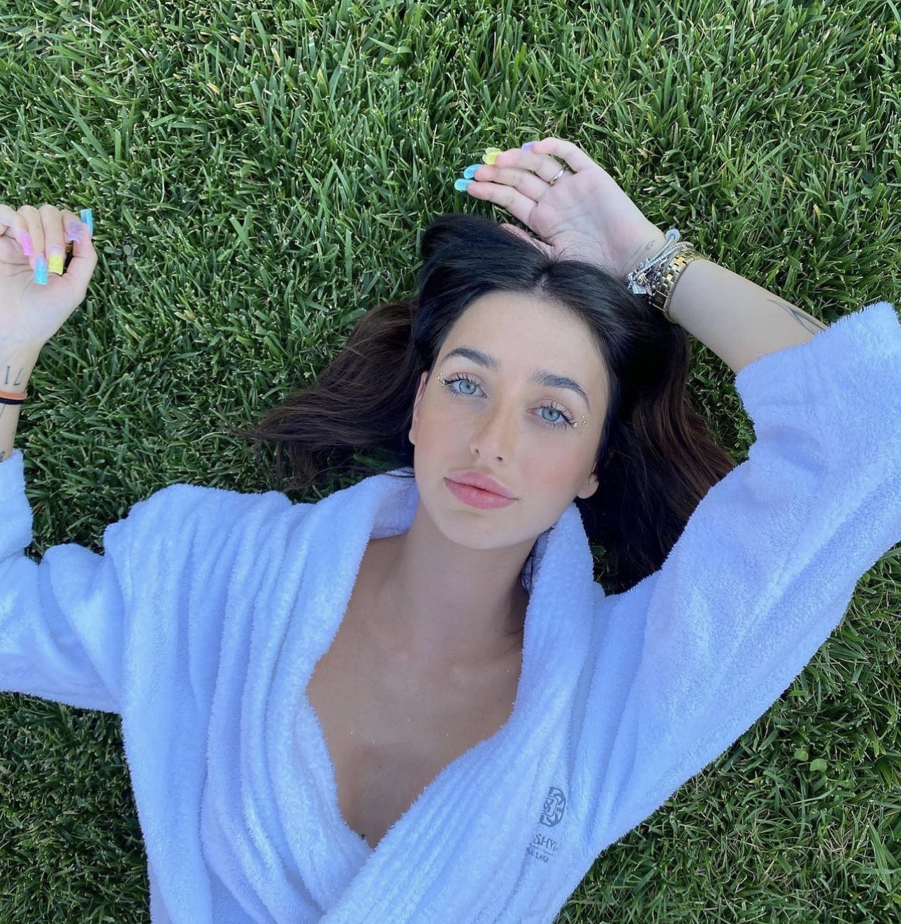 Dexerto on Twitter: "OnlyFans model banned after admitting to filming a video with an underage ...