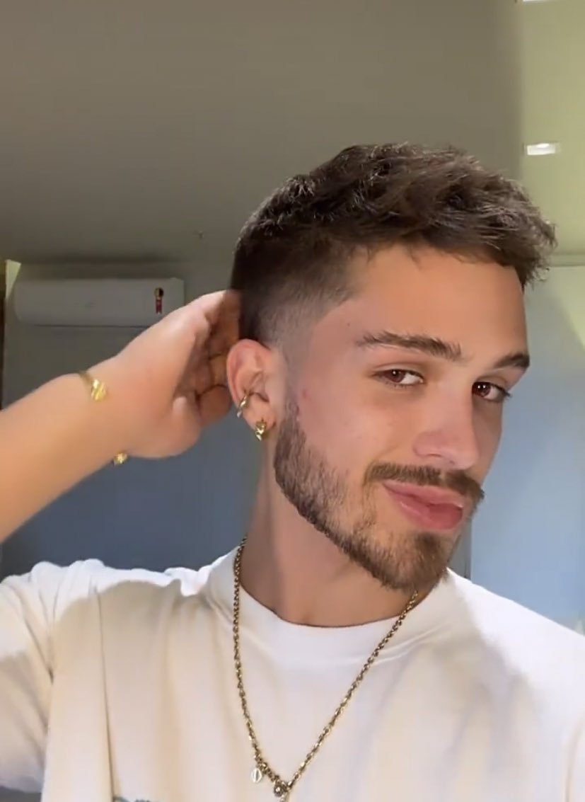 POPTime on Twitter: "🚨 VEJA: João Guilherme mais gostoso ainda, agora de barba. 🥵🔥"