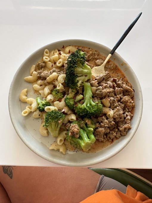 TW Pornstars - Emi Cheree Vlasenko. Pictures and videos from Twitter.