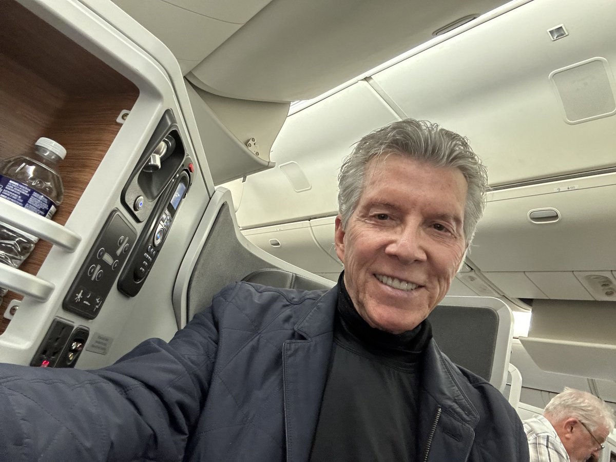 Michael Buffer on Twitter: "On board flight L.A. to London! ⁦@MisfitsBoxing⁩ Saturday night ...