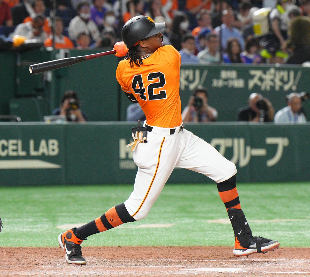 読売巨人軍（ジャイアンツ） on Twitter: "#巨人🆚#DeNA（#東京ドーム） 【八回】巨5-4De 四番手は #中川皓太 投手が二死三塁とし #鈴木康平 投手に交代。暴投で1点を ...