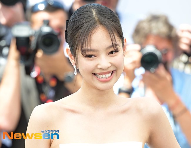 DC 제니 갤러리 on Twitter: "230523 #JENNIE at "The Idol" Photocall - The 76th Annual Cannes Film ...