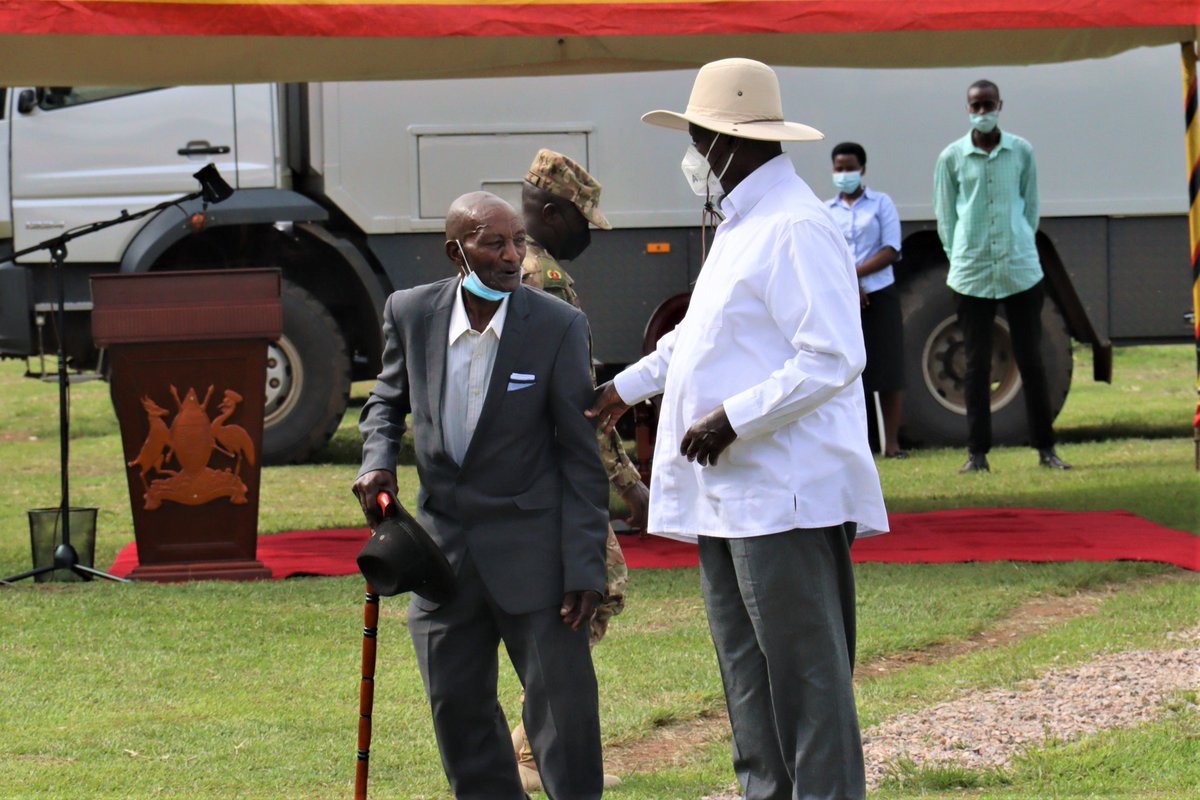 Uganda Investment Authority on Twitter: "President @KagutaMuseveni meets an Old Boy from their ...